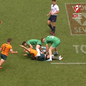 Serious hustle and bustle from Ireland! ☘️ 💪 They show off their strength and pace to get over the line in this tight match! 💥 #France7s | #HSBC7s | World Rugby Sevens