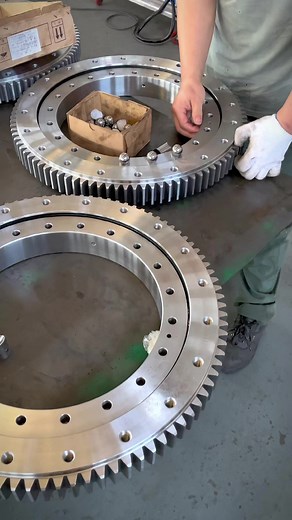 The rolling elements and isolation bodies of the single row ball structure slewing bearing need to be installed through this special hole.#slewingbearing #slewingring #slewingbearingmanufactuer #slewbearings #slewring #crane #cranetruck #truckcrane #mobilecrane #towercrane | Merydom Slewing Bearing