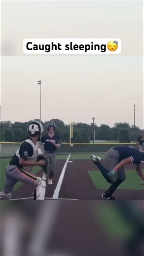 Malachi Kliewer with the heads up base running… #baseball #baseballszn #baseballlife