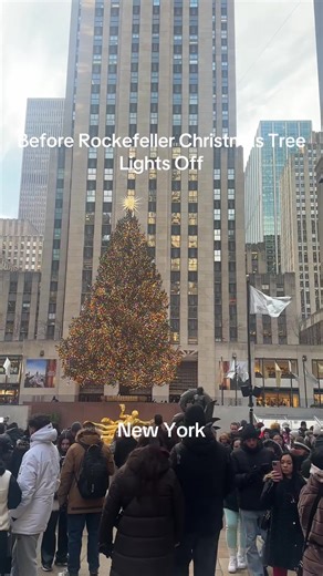 Before Rockefeller Christmas Tree Lights Off 🎄 • #rockefeller #christmastree #newyork #mint #mintrora