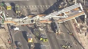 7.6K views · 62 reactions | Un pont piétonnier s'est effondré jeudi à...