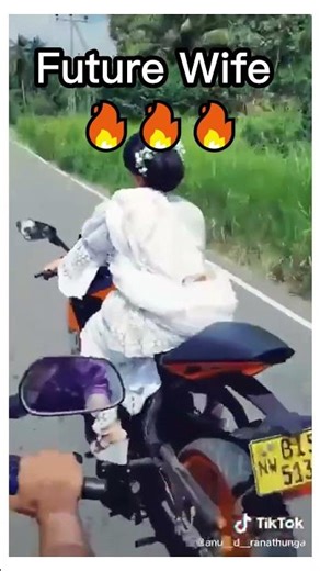 Bride on Motorcycle in Stunning Wedding Dress – #bridegoals #weddingvibes #epicride