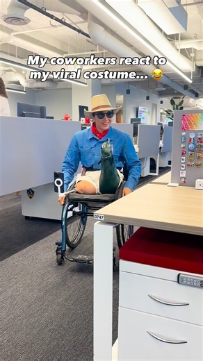 7.1M views · 43K reactions | Knee-Rex got a leg up on the office Halloween costume competition 練例 | Natália Mayara | Facebook