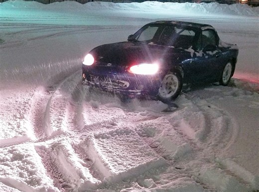 5 Tips for Driving a Convertible Car In the Winter