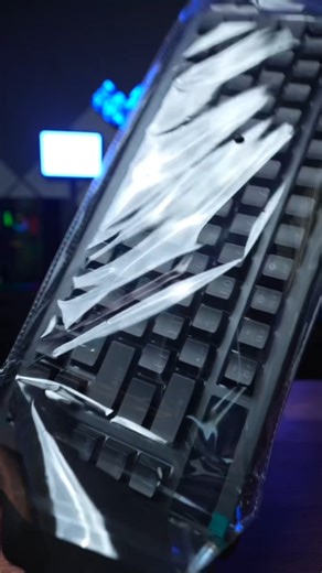 Unleash full immersion with the Razer BlackWidow V4 Pro 75%, featuring true 4K Hz wireless—powered by Razer HyperSpeed and HyperPolling. The Razer BlackWidow V4 Pro 75% gaming keyboard is available now on RazerShop.co.za! 🔥 #razer #gaming #gamingkeyboard #blackwidow | Razer