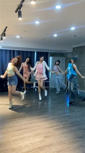 5.9K views · 128 reactions | Glow up and groove up  Join the #SalonOverloadDanceChallenge with VIVID✨ #VIVID #SalonOverload #PpopGirlEnergy | VIVID PH | Facebook