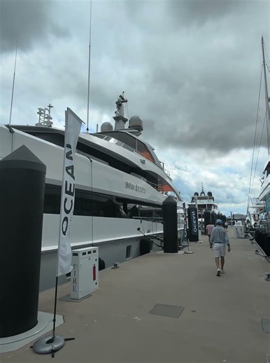 Heesen BOOKENDS 50-meter Megayacht – YachtBuying101.com