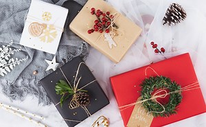 Watch How to wrappping your gift on Amazon Live
