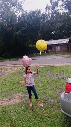 4.9M views · 68K reactions | When the balloons start fighting back ⚡ | UNILAD | Facebook