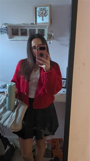 A bit more of an exciting day and not actually working. Heading to the O2 for Young Voices. But even when I'm off work, I always go in for a coffee. #youngvoices #dayinthelife