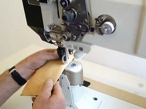 Pfaff 591 Säulennähmaschine mit automatischem Fadenabschneider