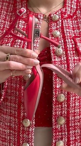 Finally ... a heel that folds to flat (and looks cute!) 🔒 Heel securely locks in place 😱 Entire shoe collapses to flat - like magic ☁️ Cushions inside for comfort | Viceversa