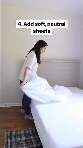 7 Tips to create a cozy, layered bed like a designer! #lookforless #bedroomdesign #bedding