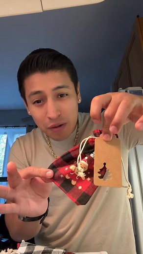 Wrap with a Pull—Cute, Quick & Totally Gift-Ready!  These small...