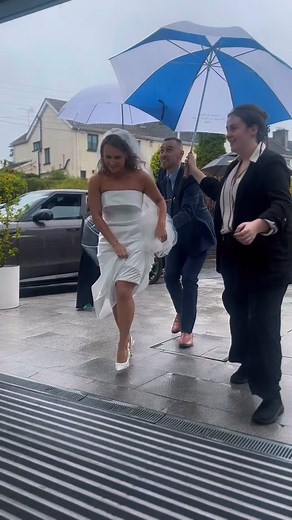 ✨ Every bride needs a Dean ✨ Not just your wedding coordinator — but your extra bridesmaid, your calm in the chaos, and your ultimate wedding-day hype man! 💍 Whether it’s holding an umbrella, swapping your heels, fixing your dress, helping your photographer nail that perfect shot, or pouring a glass of prosecco to settle the nerves 🍾 Dean does it all with a smile and unmatched dedication. There truly are no words for how much heart he puts into every wedding ❤️ Wishing Dean the very best of lu