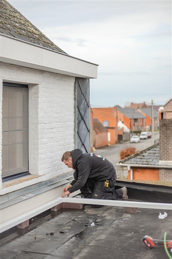 « Assistez à une journée classique… 🎬 nous avons envie de dire : notre boulot. 🔧 » Quelques moments capturés en vidéo pour vous montrer comment se déroule une installation ! Chez Desmet Climatisation SRL, chaque journée rassemble ces principales étapes : préparation, précision, savoir-faire et esprit d’équipe, du début à la fin du chantier. 💪 Du terrain, du concret, et toujours un objectif : votre confort. Desmet Climatisation SRL – Chauffage | Ventilation | Climatisation | Sanitaire | Pompes
