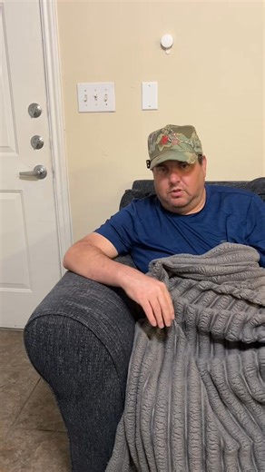 ⭐⭐⭐⭐ Positive feedback from people with chronic joint pain. Arthritis doesn’t have to mean giving up the things you love. ✅ Gentle compression to relieve finger joint pain ✅ Restore grip so buttoning, writing, and opening jars get easier ✅ Comfortable at-home sessions—no pills, no clinic visits Join thousands finding daily relief. 30-day trial covers returns if you don’t feel better. | Veyraa