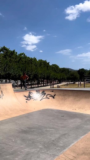 7.4K views · 94 reactions | No park is safe from this  @matis_ne ‍♂️   @alien.b12 #Aosv5LTD #EnvyScooters #ProScooters #Scootering #Skatepark @Envy.disclaimer | Envy Scooters | Facebook