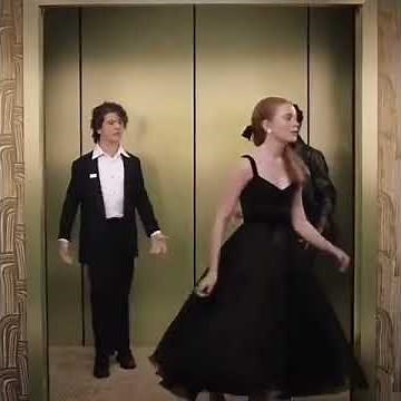 Stranger Things Cast Elevator Golden Globes