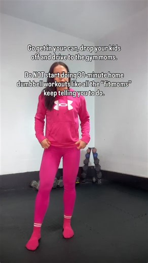 I lost 55 lbs in 8 months my 2nd postpartum — and have kept it off WITHOUT ever stepping foot in a gym, or spending hours exercising by doing just 30-minute home dumbbell workouts 4-5x per week from home. But here’s the part most moms skip and why they very rarely make much progress with home workouts 👇 Those workouts would’ve done nothing without understanding these 5 things: 1️⃣ Workouts alone don’t equal weight loss. It doesn’t matter if you’re training 30 minutes from home or 90 minutes at 