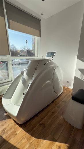 ✨ Nowe miejsce na mapie Suwałk dla kobiet, które chcą zadbać o sylwetkę i dobre samopoczucie W Suwałki powstało miejsce stworzone z myślą o kobietach, które chcą poprawić swoją sylwetkę w przyjemny i komfortowy sposób. Studio Glow Form oferuje trening na nowoczesnej bieżni Vacu Activ, która wspomaga modelowanie sylwetki, redukcję tkanki tłuszczowej oraz poprawę krążenia. To rozwiązanie dla kobiet, które nie lubią intensywnych treningów powodujących zadyszkę, ale chcą skutecznie zadbać o swoje ci