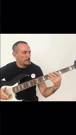 🎸 Mastering Slap Bass Improvisation | Funk Techniques in Action 🎶