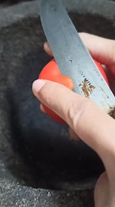 32K views · 214 reactions | Mixing Indonesian Special Oils | Herbal Processing #mixing #indonesian #oils #hairoil #herbal #herbalprocessing #tomatoskin | Nayona Tips | Facebook