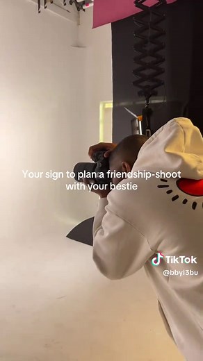 Plan the Perfect Friendship Photoshoot with Your Bestie