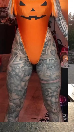 Tatted leg warm up for Summerween #tattedup #legtattoos #nerdytattoos #nerdytattoo #inkedupgirls #inkedup #tattoobody | Richard Azorngor