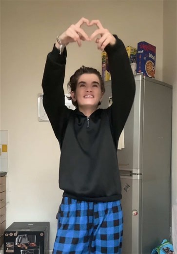 Always be the real you and no more videos until very later on but let’s go teambree’s community ah enjoy my facial expressions 😁🥰🤭💪🏻🤟🏻❤️⚖️🤟🏻🤟🏻💪🏻💫