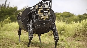 Boston Dynamics' LS3 support robot enters simulated combat with a group of Marines (video)