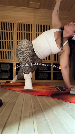 Lizette Watson on Instagram: "My new obsession 😍🔥 link in bio for a free class ❤️#motivation #hotworx #gymgirls #pilates #weightloss @hotworx"