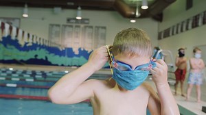 This is how we r̶o̶l̶l̶ dive in (safely). 👍 Sign the petition to help us get teams back in the pool safely: https://bit.ly/3k91rtl | USA Swimming