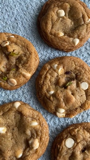 Brown Butter Pistachio Cardamom Cookies! These cookies are so unique,...