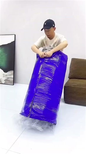 Cool sofa in box #reels #sofa #sofaclub #furniture #shortsvideo #cargo #home #vacuumsofa #cleaning