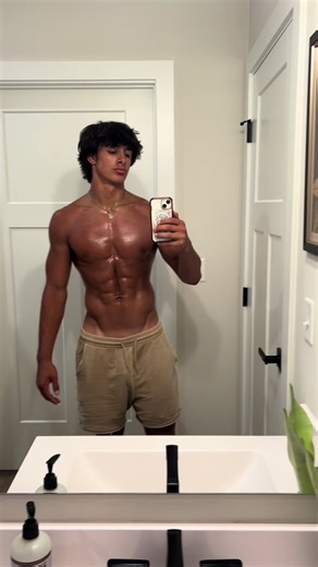 Top Men's Gym Transformations for Aesthetic Gains