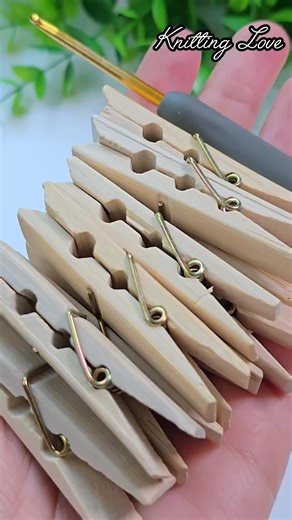 Quick Guide to Crochet with a Clothespin