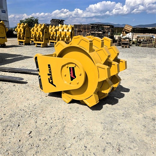 Felco Industries on Instagram: "A full load shipping out is always a welcome sight — and it means more than just a good video. . Behind this shipment are two shifts of fabricators and machinists, a dedicated office team, and multiple vendors who all contributed — and benefited — because @holt_cat chose Felco. . 🙌 Thank you, HOLT CAT, for your confidence in our products and for choosing quality and longevity for your customers’ excavator-mounted soil compaction needs. . 📍 Need a Felco Tamping P