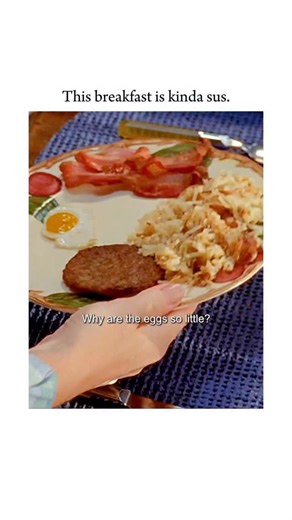 Memes machine on Instagram: "Title: Malcolm in the Middle 👦 Director: Linwood Boomer 🎬 Genre: Comedy, Family, Sitcom 😂👨‍👩‍👦‍👦 Runtime: 7 Seasons ⏱️ Language: English Release Date: 2000 📅 Cast: Frankie Muniz, Bryan Cranston, Jane Kaczmarek, Justin Berfield, Erik Per Sullivan ⭐ Storyline: Malcolm in the Middle centers on Malcolm, a gifted child growing up in a chaotic, dysfunctional working-class family. Navigating school, siblings, and unpredictable parents, Malcolm often breaks the fourt