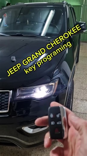 Jeep Grand Cherokee 2019 USA. Дубликат ключа.(временный ключ). Key programing. Любые дубликаты авто ключей в регионе Аликанте. #jeep #key #locksmith #дубликат #ключ