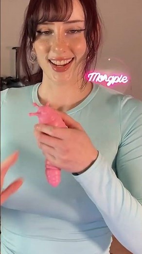 Showing off my worm #streamer #twitch #twitchstreamer #twitchgirls