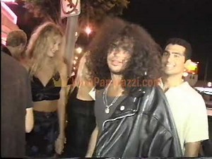 Slash Outside 90s LA Club | Rare 1995 Footage