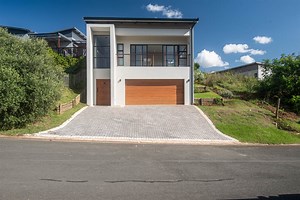 R 3 150 000 | 3 Bedroom House in Palm Lakes Estate | Private Property