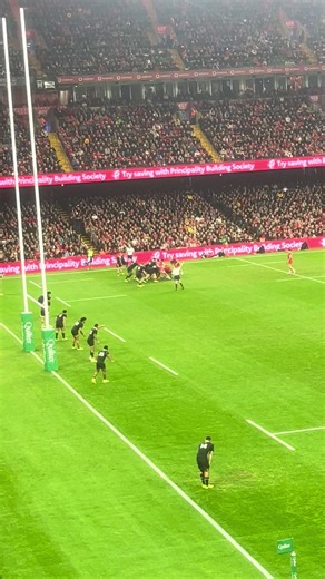 LZR's Impressive Try Against the All Blacks