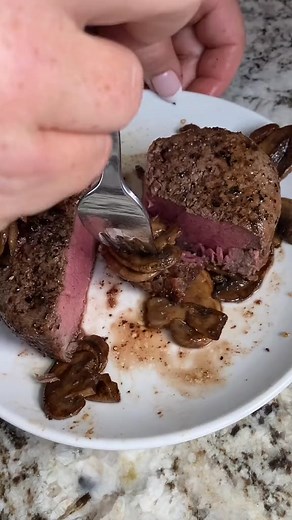 #filetmignon in the #airfryer #easyrecipe #learnontiktok #foryou #foryoupage #fypシ #fyp #reels #reelsviral #reelsfb #cookingtips #Recipe #foodrecipe #food #foodie | Delish Recipes