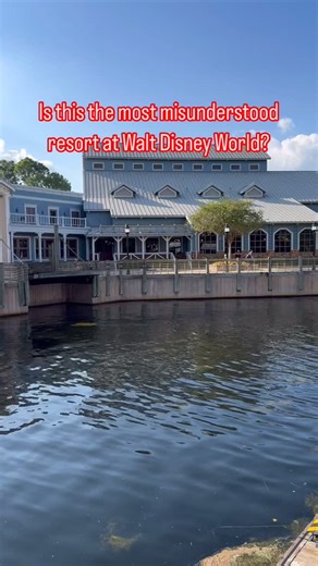 ✨ I don’t like admitting I was wrong… but I’ll own it this time. ✨ I completely misjudged Port Orleans Riverside for one reason — it’s the largest resort on Walt Disney World property. Not necessarily by square footage, but by the number of guests! So, I always assumed it would feel too big — disconnected, long walks everywhere, and endless internal buses. 🚍 Luckily, I decided to check it out myself… and wow, I was wrong. Here’s what I learned 👇 🌿 Size doesn’t matter — layout does. While Cari