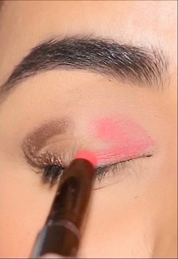 30 Second Makeup using “V” Technique!