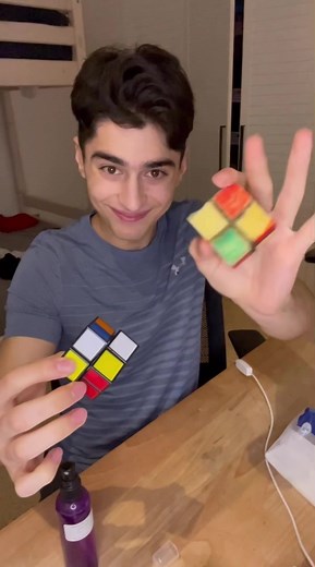 IMPOSSIBLE RUBIKS CUBE MAGIC 😱😳 #magic #magician #magictrick #behindthescenes