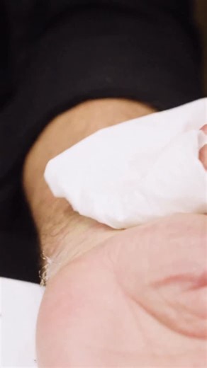 Red Roses on Instagram: "No pressure, Ellie 😅 Watch more behind the scenes content in O2 Inside Line: For the Rose through the link in our bio 🔗 @o2uk | #WearTheRose"