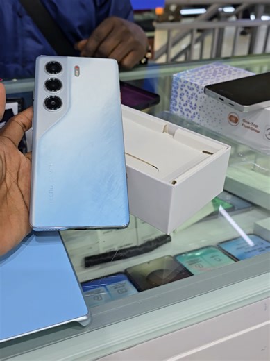 TECNO CAMON 40 PRO AVAILABLE.. Tecno Camon 40 Pro 4G Key Features RAM: 8GB Internal Memory: 256GB Display: 6.78-inches, AMOLED, 120Hz Processor: Mediatek Helio G100 Ultimate (6 nm) OS: Android 15 with HiOS 15 Main Camera: 50MP 2MP Selfie Camera: 50MP Connectivity: 4G Battery: 5,200mAh, 45W #phonesandaccessories #bestsmartphoneseller #creatorsearchinsights #tecno #bestprice